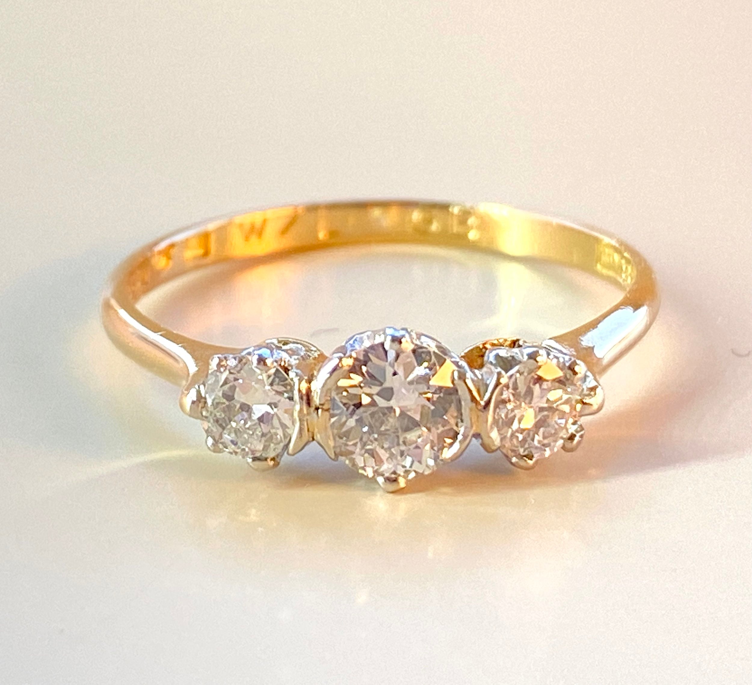 Antique gullring: 18K tre stens Diamantring i Gult og Hvitt Gull 0.70c ...